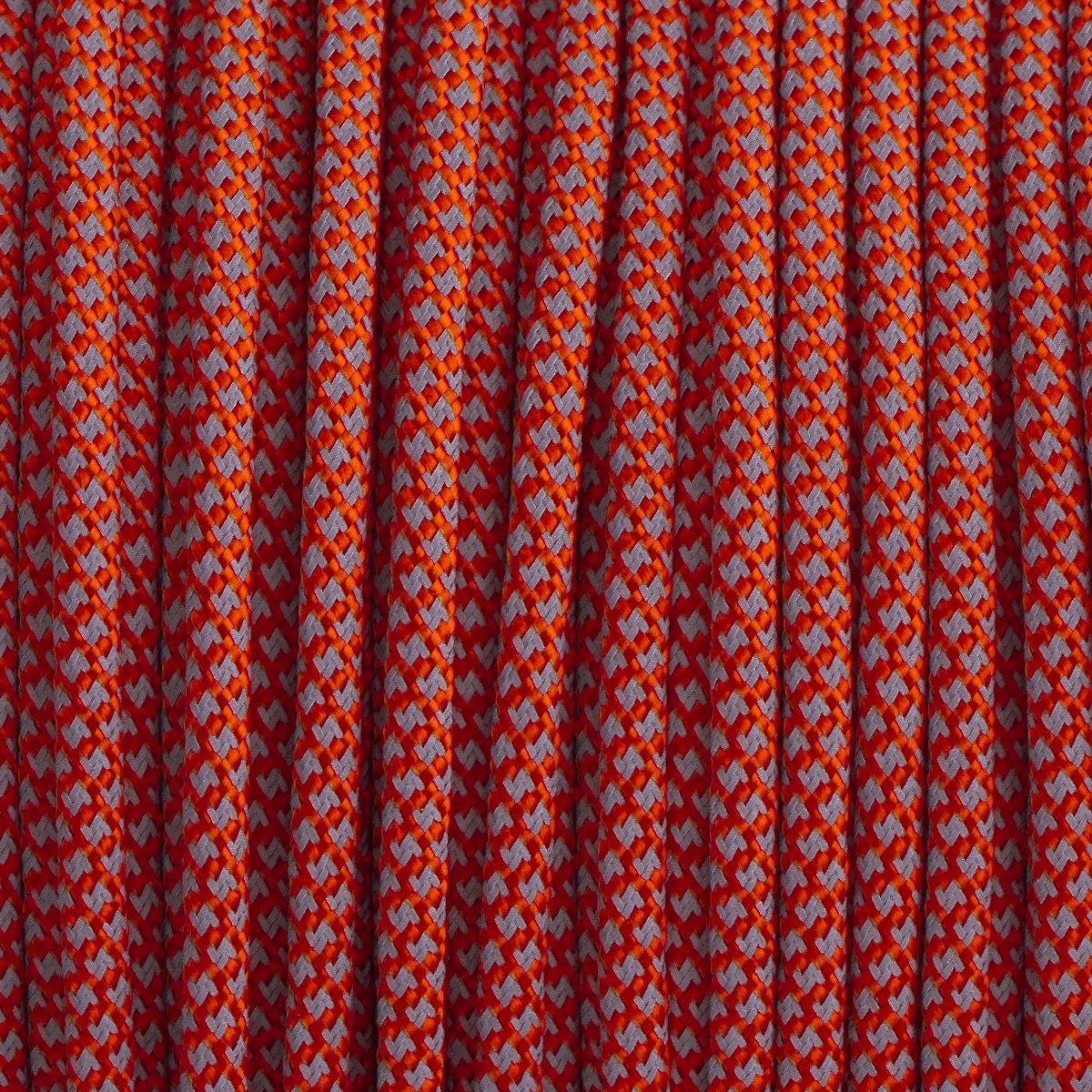 Super Reflectable Diamonds & Red Chili Paracord 550 Type III | Paracord ...